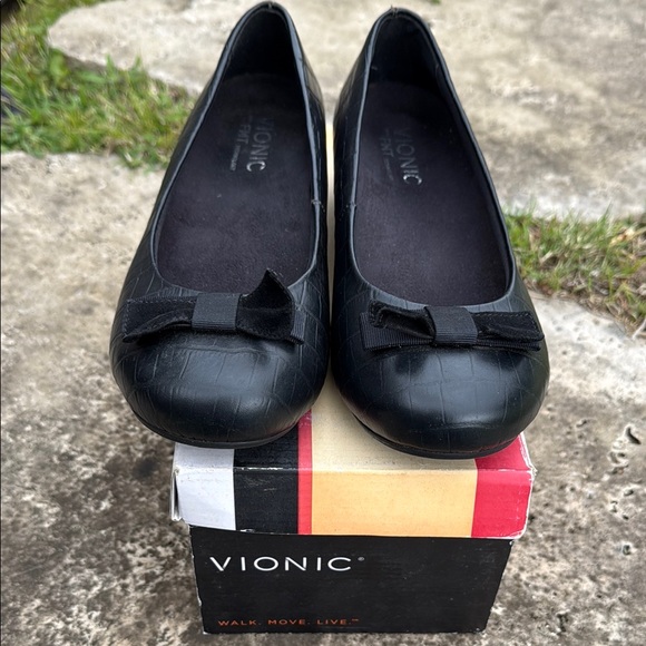Vionic | Shoes | Vionic Orthaheel Lydia Croc Embossed Leather Low Wedge ...